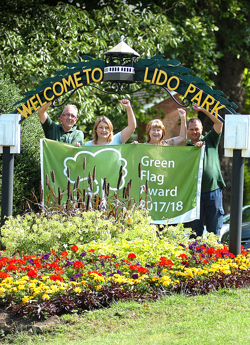 Three Droitwich parks maintain their prestigious Green Flag status ...